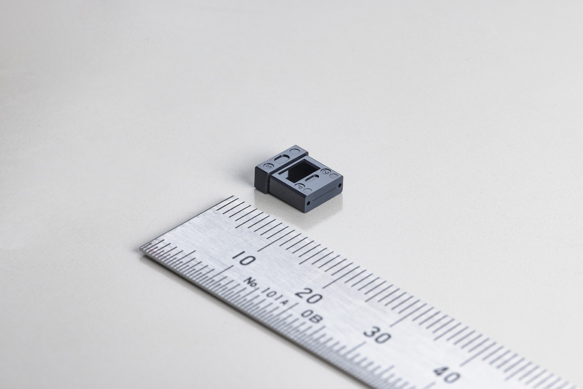 提高MT插芯（MT连接器）精度的挑战| Hakusan Inc.